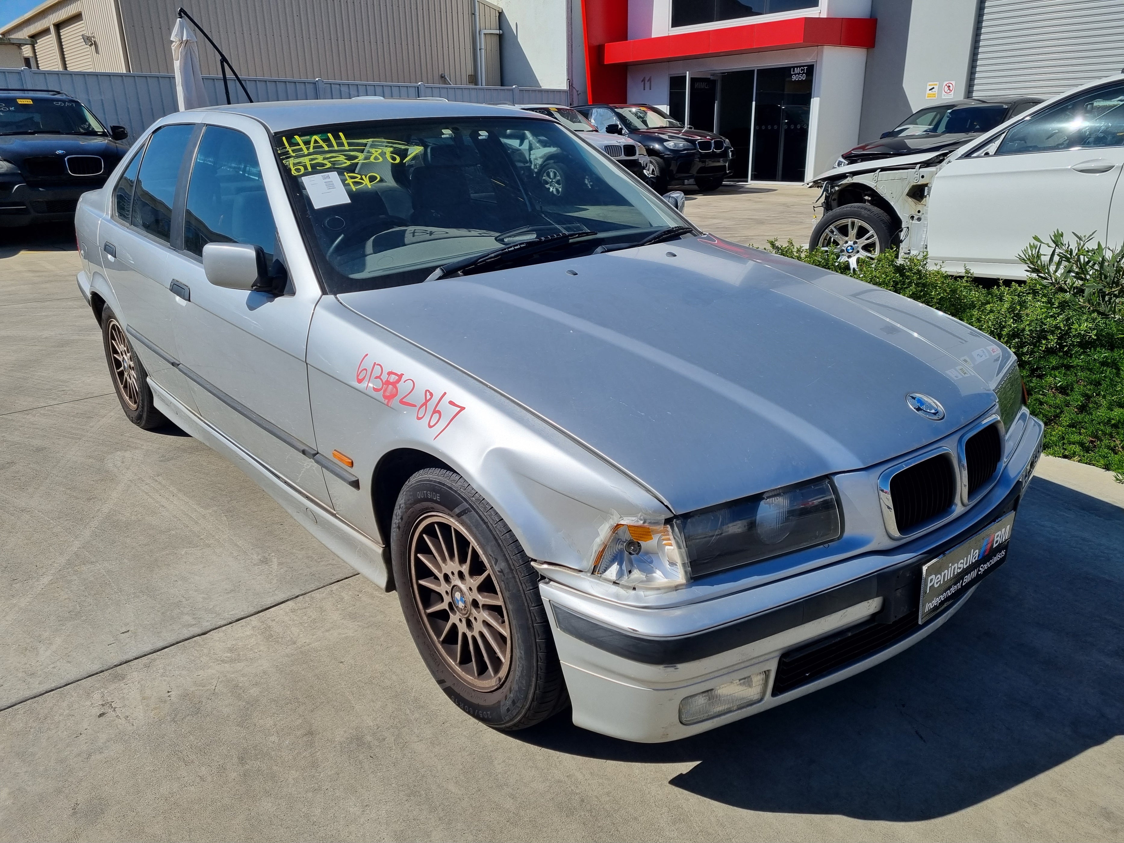 S3068 3' E36 Sedan 318is M44 AUTO 1998/04 — Peninsula BM