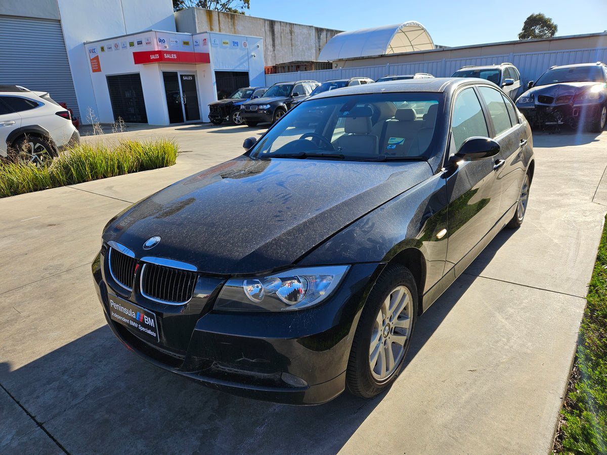 S3124 3' E90 Sedan 320i N46 AUTO 2005/03 — Peninsula BM